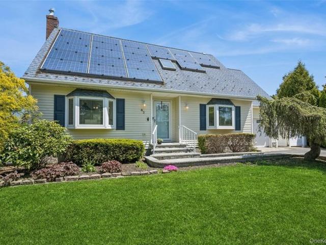 82 Jakes Ln, Baiting Hollow, NY 11933