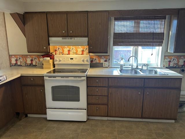 82 Kenoza Ave, Unit 2, Haverhill, MA 01830 | MLS #73468 | Compass