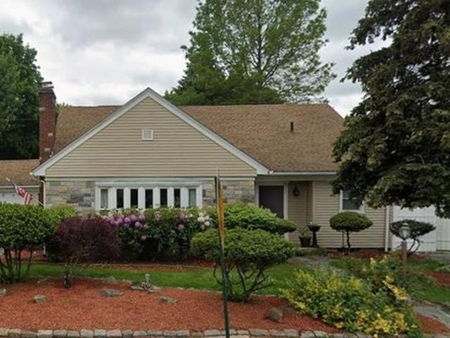 82 Killingly St, Providence, RI 02909