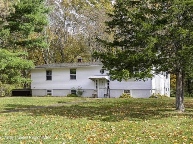 82 Lake Rd, Pine Plains, NY 12567