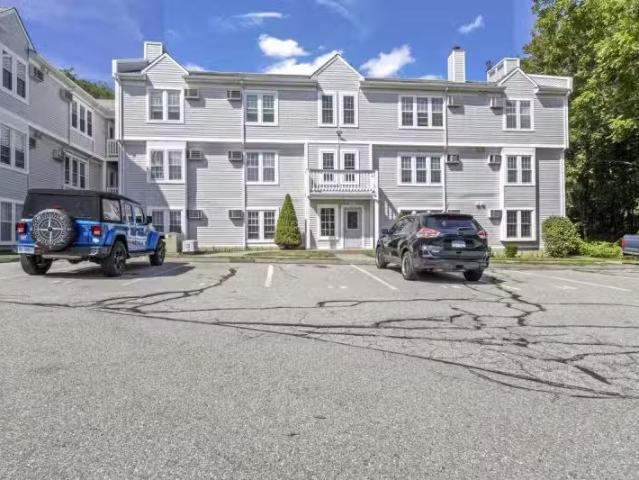 82 Longview Street, APT 11, Waterford, CT 06385
