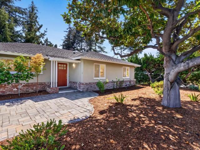 82 Loucks Avenue