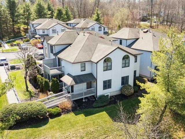 82 McBee Ct, Monroe, NY 10950