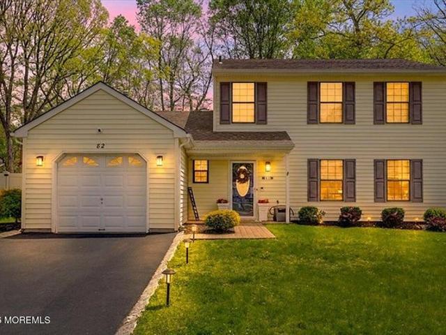 82 Mariners Cv, Freehold, NJ 07728