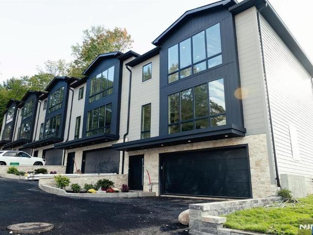 82 Meadowview, Leonia, US, NJ