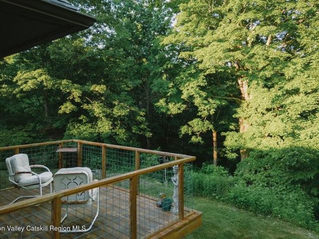 82 Near Rd, Red Hook, NY 12571