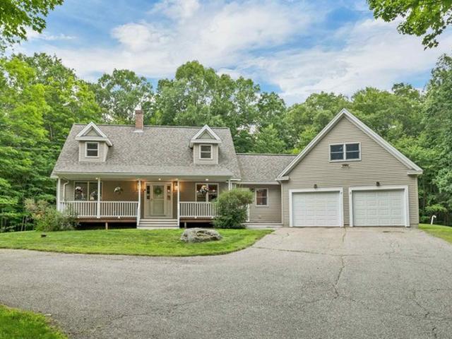 82 New Rd, Newmarket, NH 03857