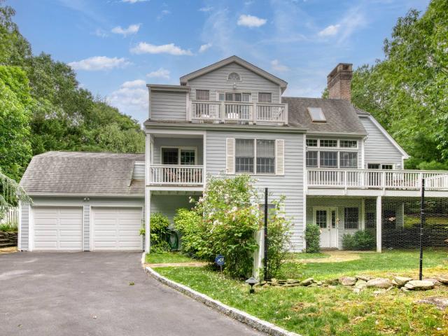 82 Northview Hills Ct, Sag Harbor, NY 11963 | MLS #744649 | Compass