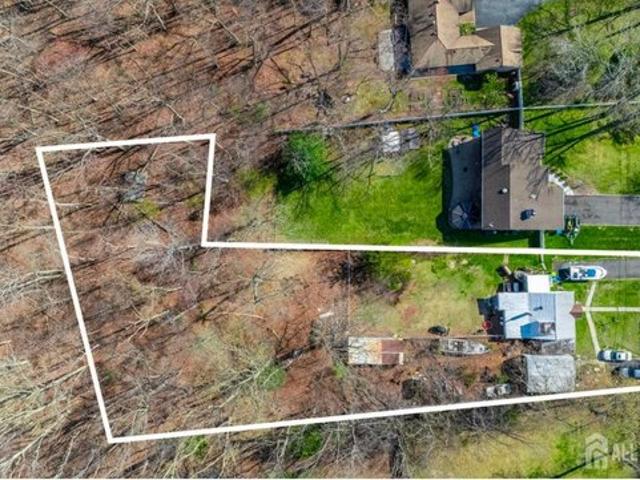 82 Norman Ln, Old Bridge, NJ 08857