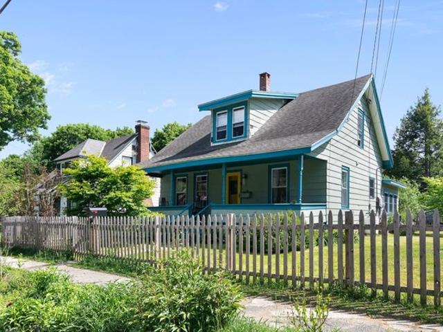 82 Oak Grove Ave, Brattleboro, VT 05301