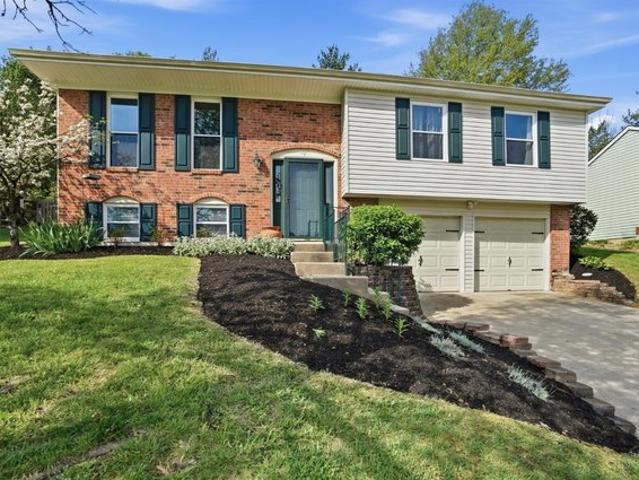 82 Orchard Knoll Dr, Reading, OH 45215