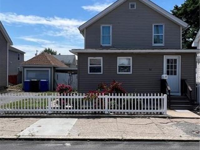 82 Perry St, Central Falls, RI 02863