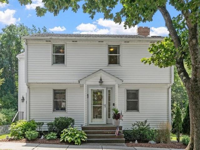 82 Pine St, Newton, MA 01754