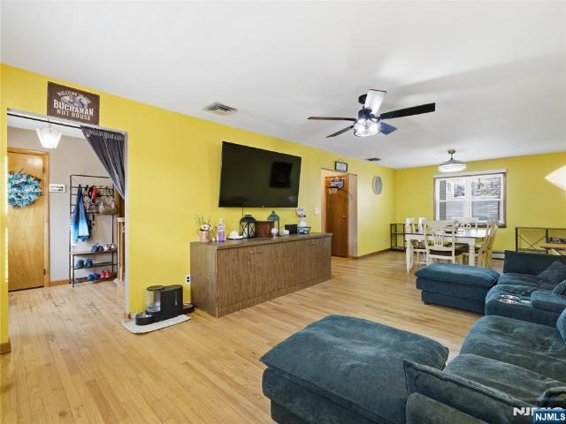 82 Pleasant Place