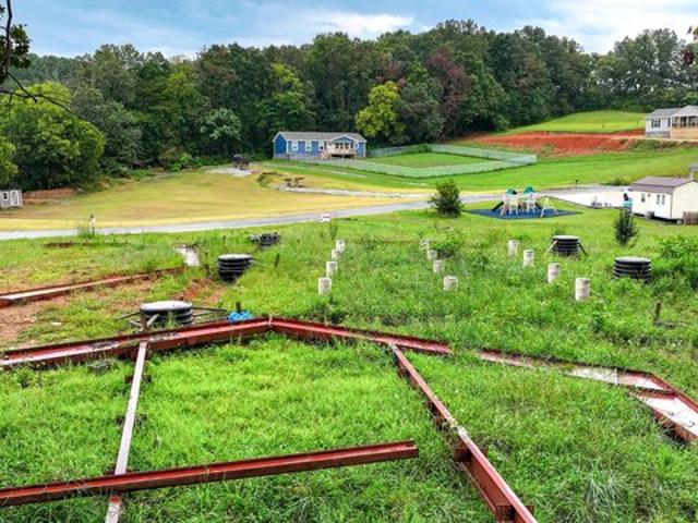82 Siesta Dr, Newport, TN 37821