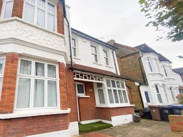 82 Southdown Road, London, SW20 8PX, United Kingdom | 4 bed house for rent #138593033 | Rentberry