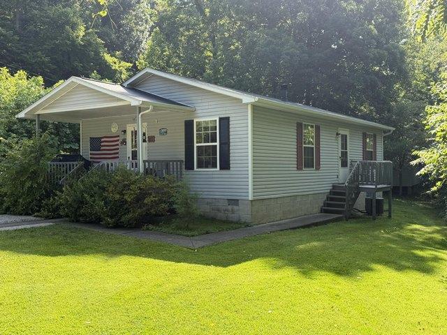 82 Stevens Ln, Vanceburg, KY 41179