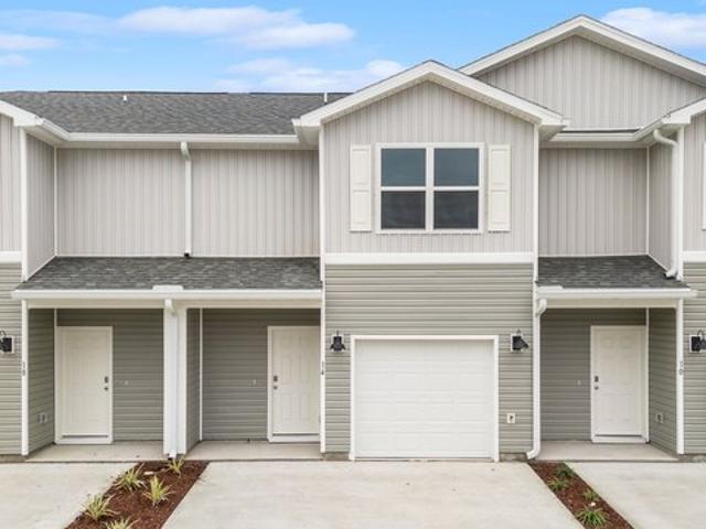 82 Stern St, Freeport, FL 32439