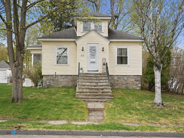 82 Sunnyside St, Manchester, NH 03103 | MLS #5086 | Compass