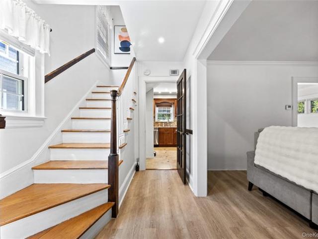 82 Superior Rd, Floral Park, NY 11001