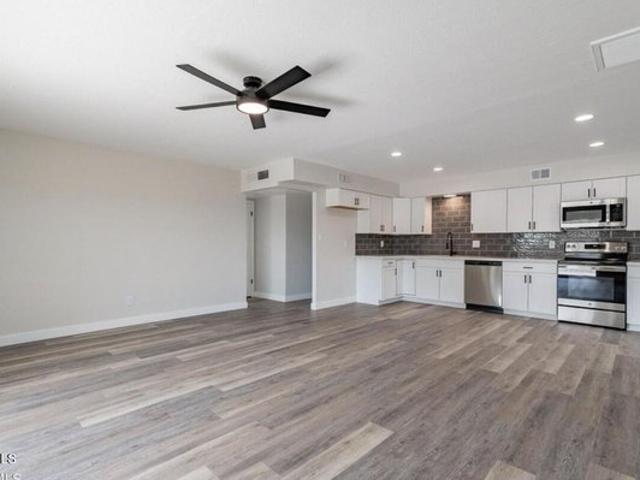 8304 N 55th Ave, Glendale, AZ 85302