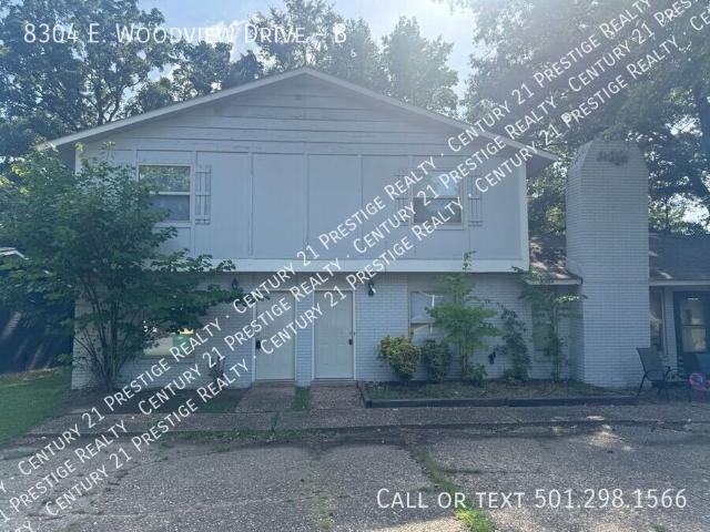 8304 E. Woodview Drive, 2 beds, 1 full and 1 half bath