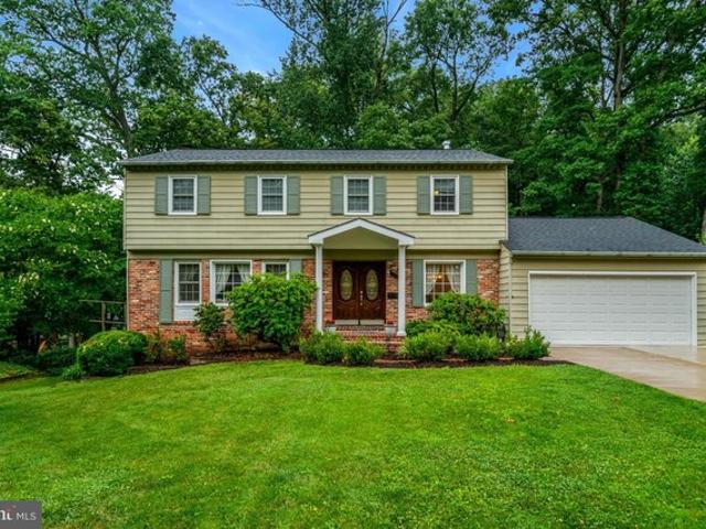 8304 Five Gates Rd, Annandale, VA 22003