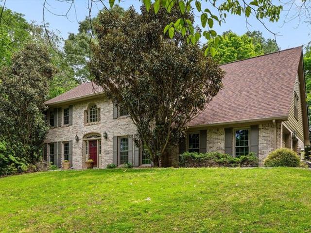 8304 Sugar Mill Ln, Ooltewah, TN 37363