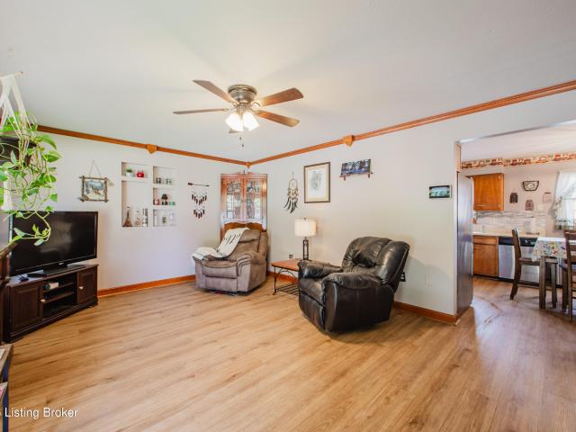 8304 Seaforth Dr