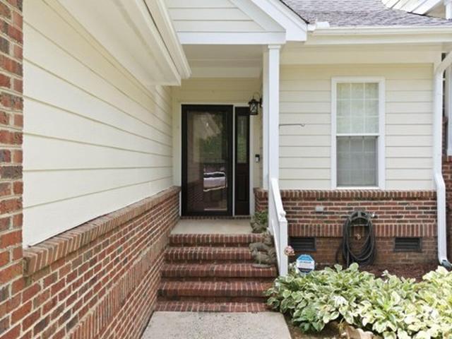 8305 Amber Leaf Ct, Raleigh, NC 27612