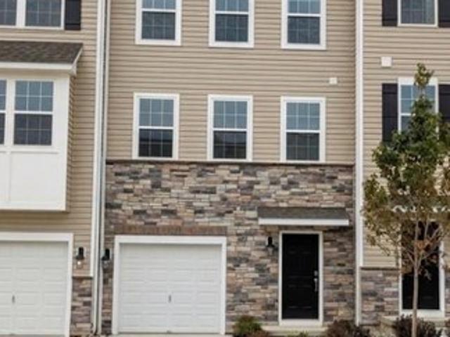 8305 Brodie Ct, Breinigsville, PA 18031