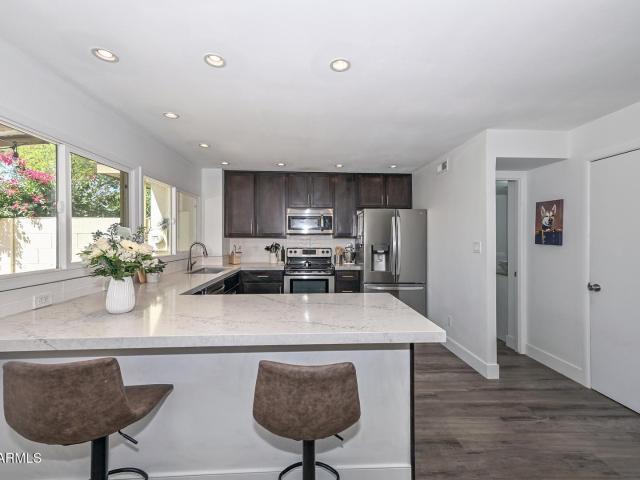 8305 E VISTA Drive