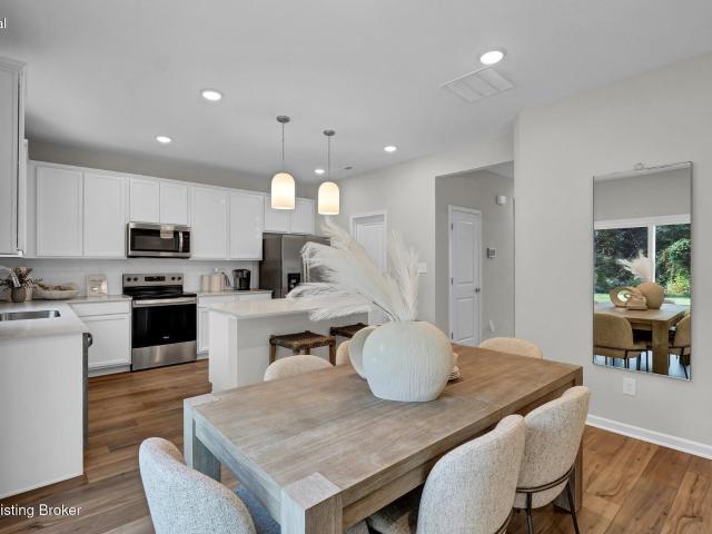 8305 Fairmount Rd