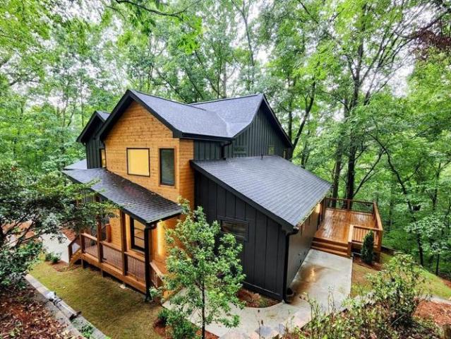 8305 Ison Rd, Sandy Springs, GA 30350