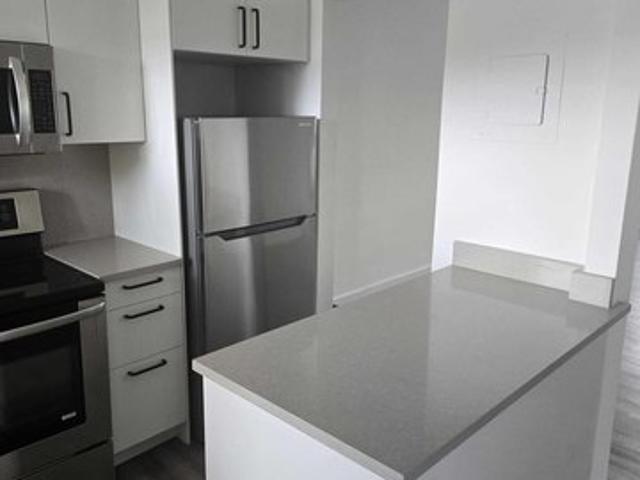 8305 Sunrise Lakes Blvd Apt 202, Sunrise, FL 33322