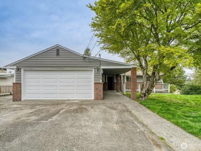 8305 43rd Pl W, University Place, WA 98466