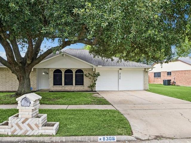 8306 Bee Meadow Ln, Houston, TX 77489