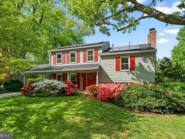 8306 Briar Creek Dr, Annandale, VA 22003 | MLS #VAFX2305 | Compass