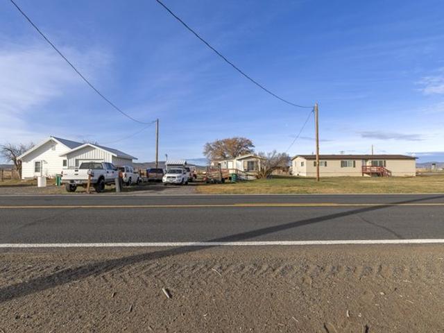 8306 Homedale Rd, Klamath Falls, OR 97603