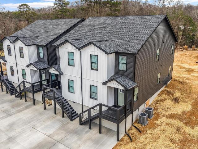 8306 Lobelia Lane