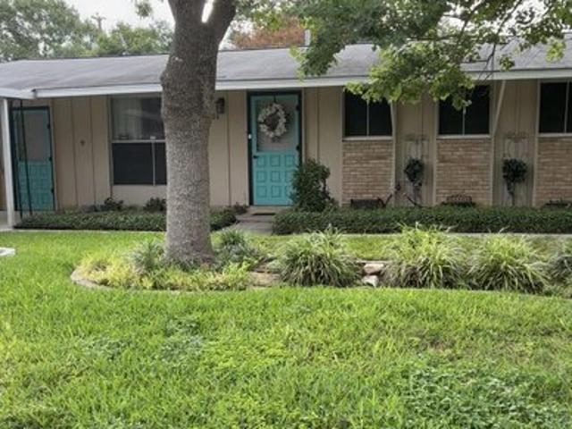 8306 Staton Dr, San Antonio, TX 78224