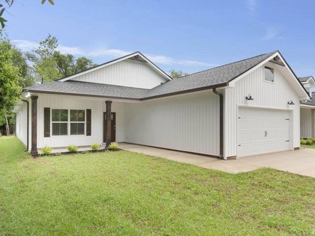8306 Vickie St, Pensacola, FL 32514