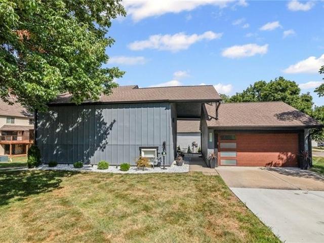 8307 N Chatham Ave, Kansas City, MO 64151