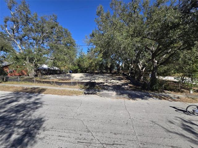 8307 N Ogontz Ave, Tampa, FL 33604 | MLS #TB8475