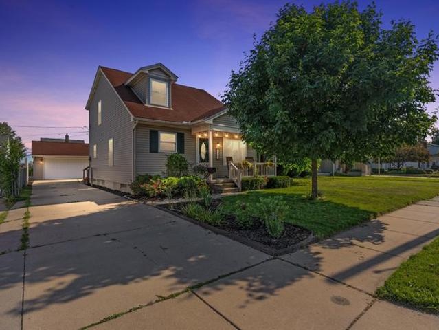 8307 Edward Ave, Center Line, MI 48015