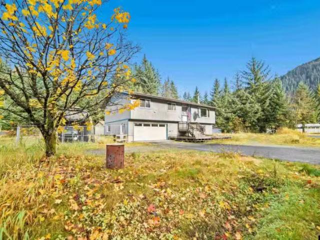 8307 VALLEY AVE, JUNEAU, AK 99801 Single Family Residence For.