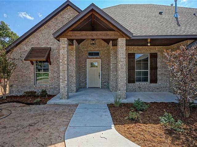 8308 Chantel Dr, Choctaw, OK 73020