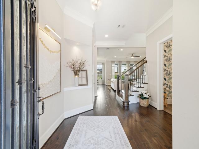 8308 Sorrel Leaf Ln, Houston, TX 77055 | Compass