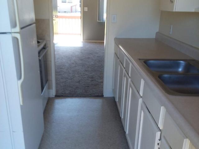 8309 8 n dwight ave