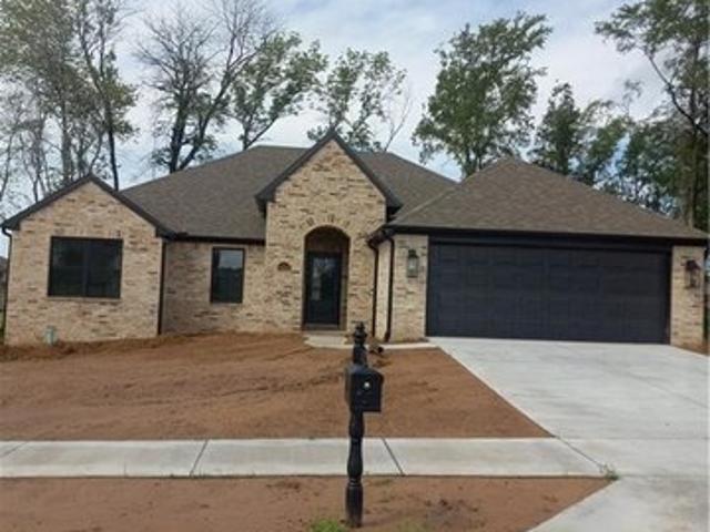 8300 McLaren Dr, Fort Smith, AR 72916